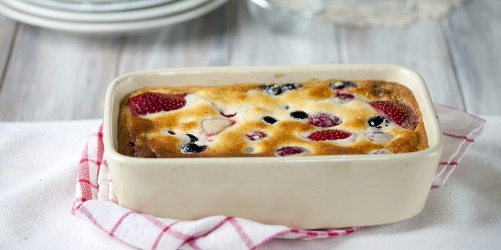 Clafoutis aux fruits rouges et noix de coco - Recettes Italiennes