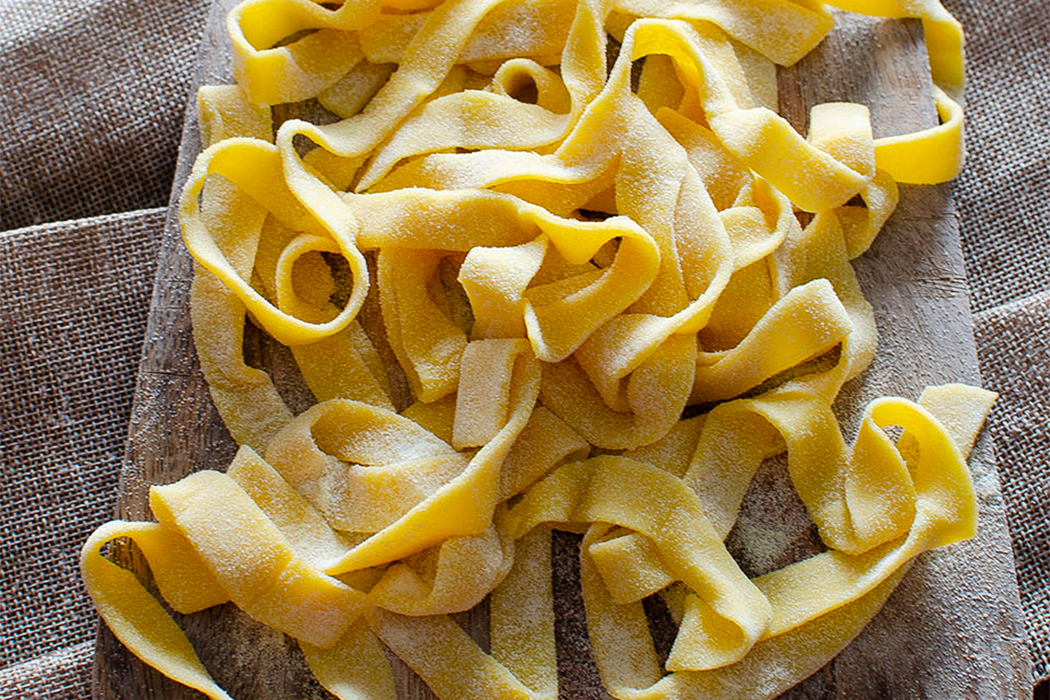 Tagliatelle maison (pâtes aux œufs) - Recettes Italiennes